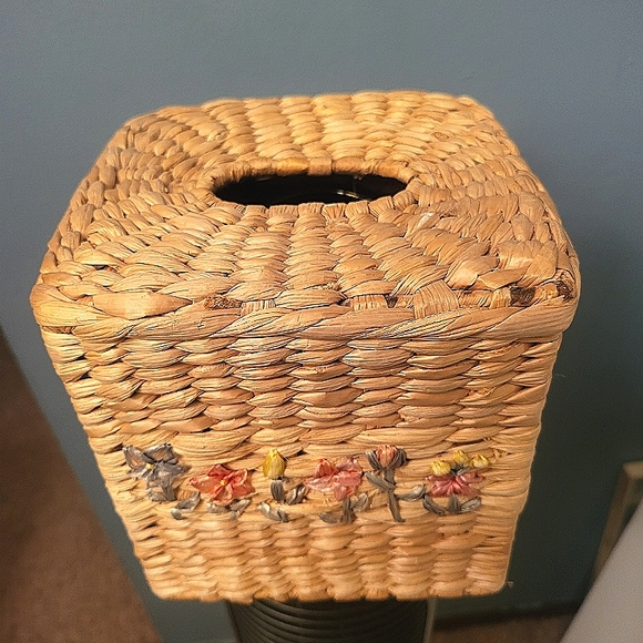 Vintage | Bath | Vtg Tissue Box Woven Raffia Coverstoragefront Floral ...